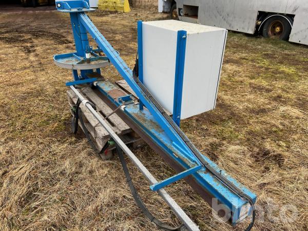 Svängkran - Liftab | Blinto auktioner