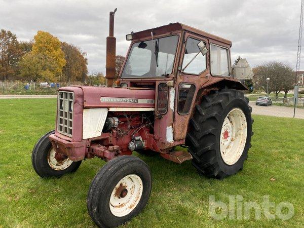 Veterantraktor - IH 674 | Blinto auktioner