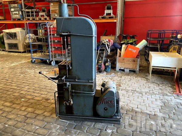 Press - Nike P6 Spec | Blinto auktioner