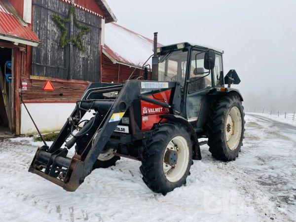 Traktor 4WD - Valmet 305 med Lastare | Blinto auktioner