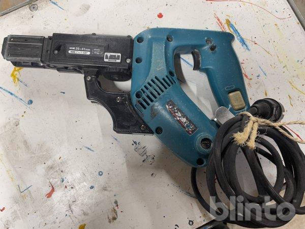 Skruvautomat - Makita 6834 | Blinto auktioner