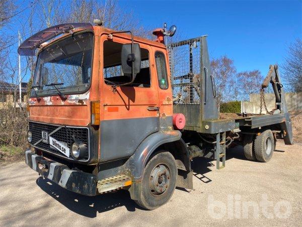 Liftdumper - VOLVO F610 | Blinto auktioner