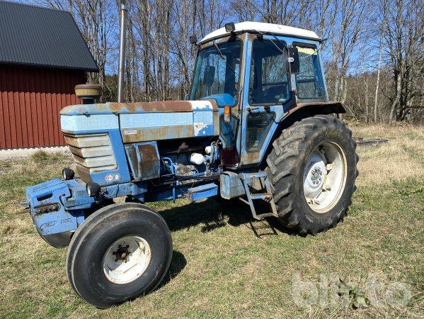 Lantbrukstraktor - Ford 8210 2WD | Blinto auktioner