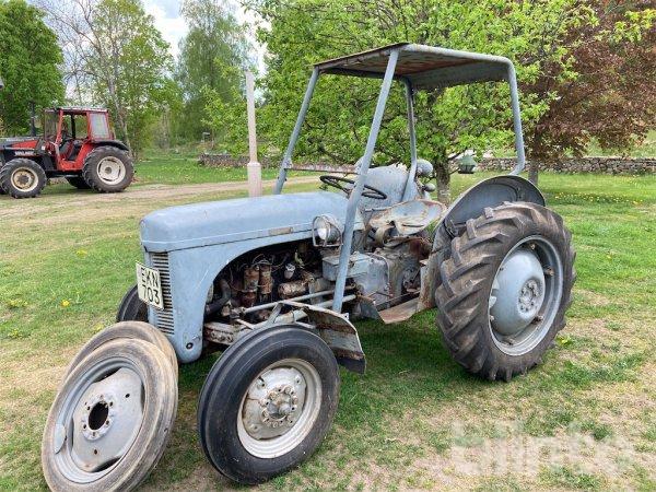 Veterantraktor - FERGUSON TEA 20 | Blinto auktioner