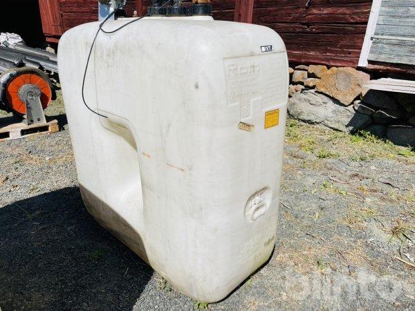 Plasttank - Roth 1500 liter #2 | Blinto auktioner