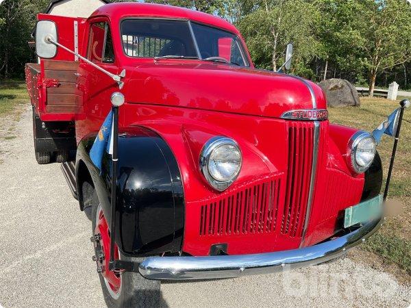 Lastbil - STUDEBAKER M16/52A | Blinto auktioner
