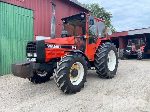 Traktor - VALMET 705-4 | Blinto auktioner