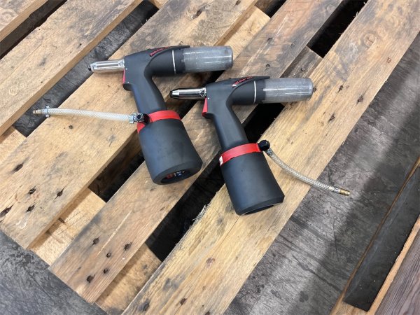 Popnit Pistol - 2 stycken tryckluftsdrivna | Blinto auktioner