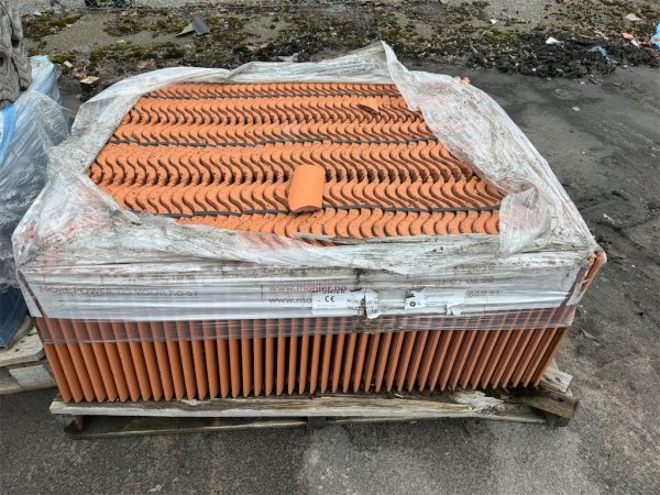 Takpannor - Monier | Blinto auktioner