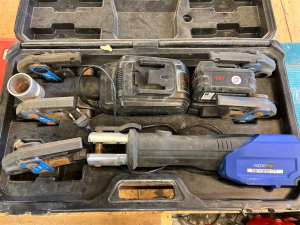 Pressmaskin - Novipro | Blinto auktioner