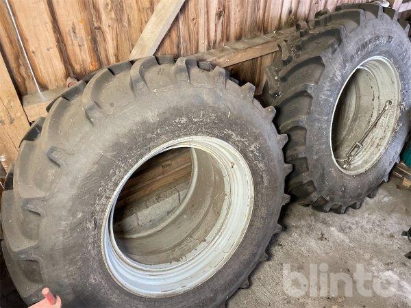 Dubbelmontage - 520/85R38 AP wheels | Blinto auktioner