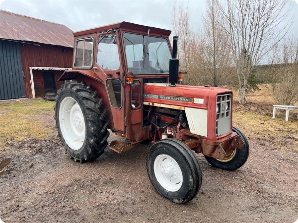 Traktor - INTERNATIONAL 474 | Blinto auktioner