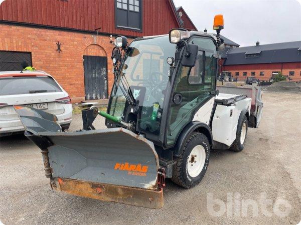 Traktor - Redskapsbärare / MULTIHOG CX75 med redskap | Blinto auktioner