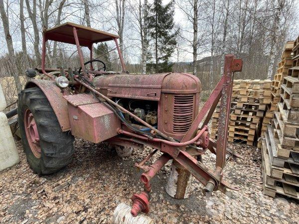 Traktor - VOLVO T 31 | Blinto auktioner