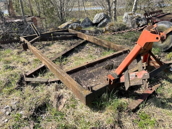 Vägsladd - Simon-Barron | Blinto auktioner