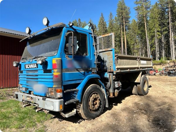 Lastbil - SCANIA P82 Kran@Tippbil | Blinto auktioner