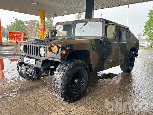 Humvee H1 - Chevrolet Suburban / Humvee H1 Slantback | Blinto auktioner