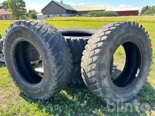 Traktordäck - Nokian 400/80R23 , 480/80R 38 | Blinto auktioner