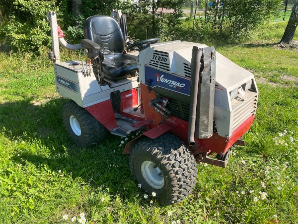 Redskapsbärare - Ventrac 4200 VXD Turbo | Blinto auktioner