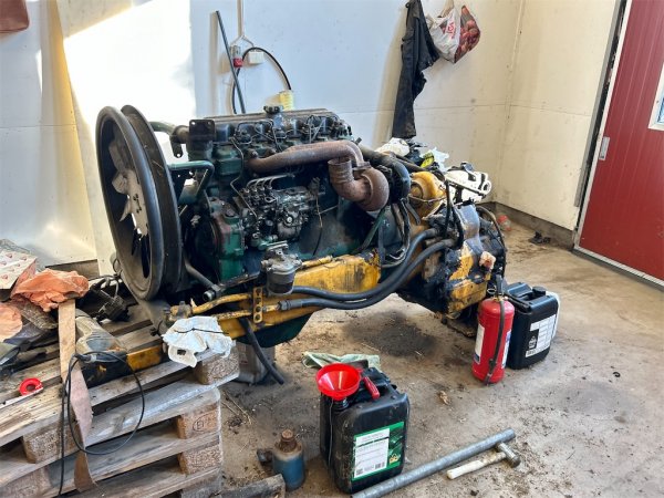 Motor och växelllåda - Volvo TD45B | Blinto auktioner