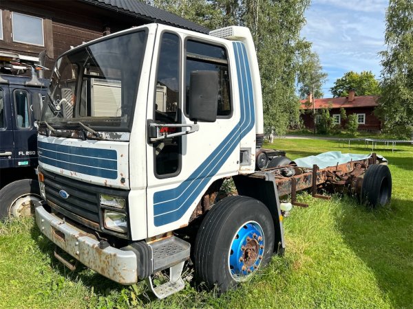 Lastbil - FORD CARGO 1315 4250 | Blinto auktioner
