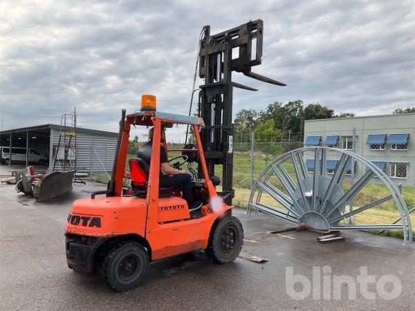 Gaffeltruck - Toyota 02 2FD 30 FS | Blinto auktioner