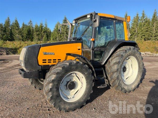 Traktor - VALTRA 6350 | Blinto auktioner