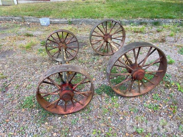 Hjul och axel - Tröskverk | Blinto auktioner