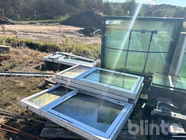 Fönster - Willab | Blinto auktioner