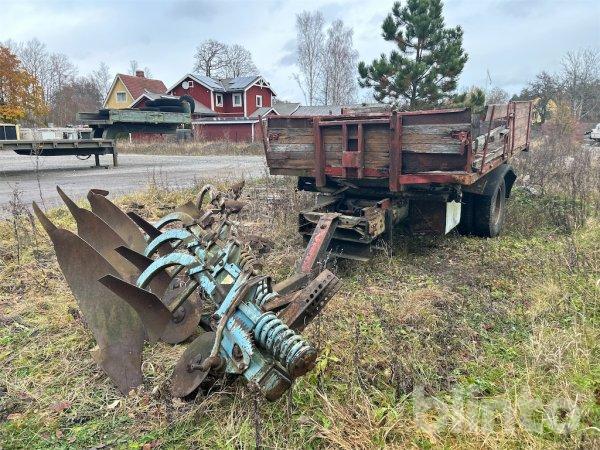 Släpkärra - Och 2 plogar / Volvo / Fiskars / Reparationsobjekt | Blinto ...