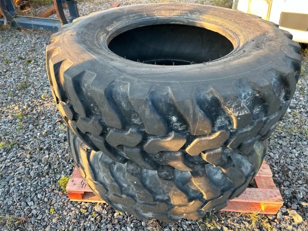 2st däck 405/70R24 - Dunlop SP T9 | Blinto auktioner