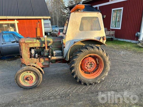 Militärtraktor - Volvo T35/36 | Blinto auktioner