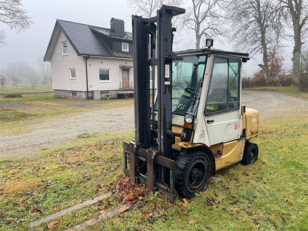 Motviktstruck - Caterpillar DP30K | Blinto auktioner