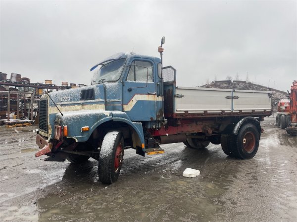Lastbil - VOLVO N7-4X2 | Blinto auktioner