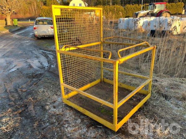 Personkorg - Gaffelfäste | Blinto auktioner