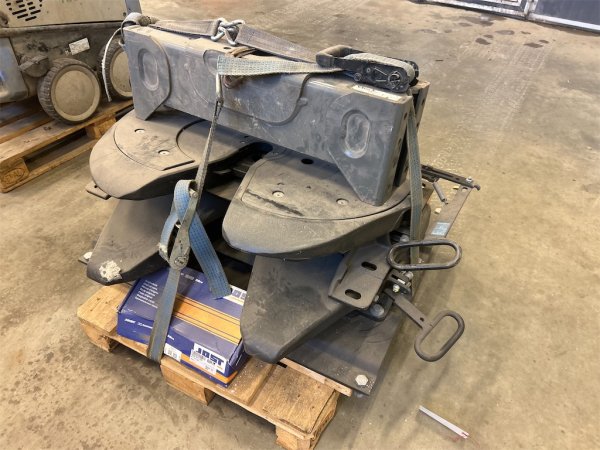 Vändskiva/dragbalk - JOST / VBG | Blinto auktioner