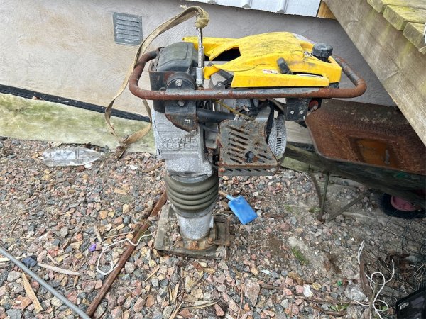 Padda/Stamp - Wacker Neuson | Blinto auktioner