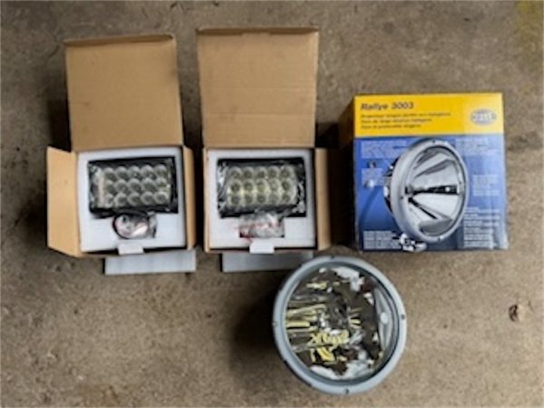 Strålkastare - Hella 3003 m.fl. | Blinto auktioner