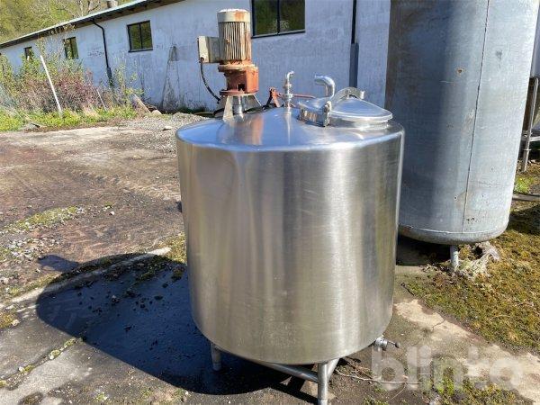Rostfri tank - 1300 Liter | Blinto auktioner