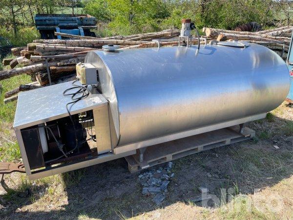Rostfri tank - 2000 liter | Blinto auktioner