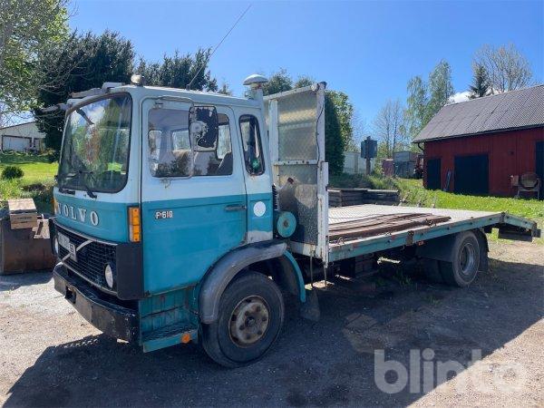 Lastbil/Flakbil - Volvo F610 | Blinto auktioner