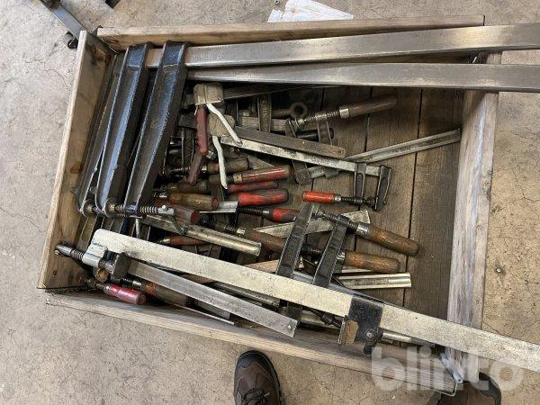 Pallar med tänger - Vinklar, Skjutmått, Svetstänger, Tvingar | Blinto ...