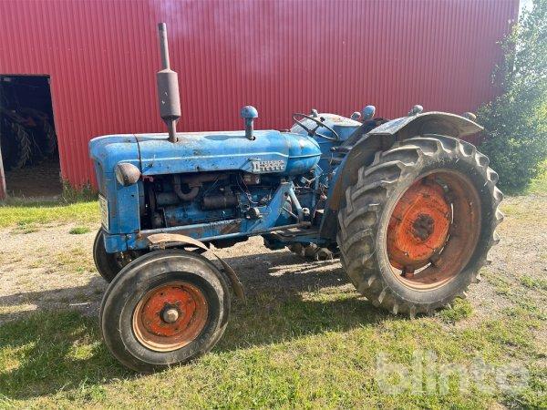 Traktor - FORDSON MAJOR | Blinto auktioner