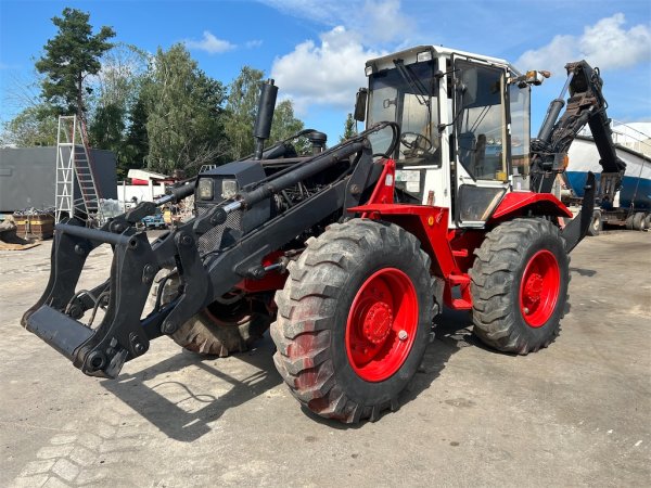 Traktorgrävare - Huddig 760 | Blinto auktioner