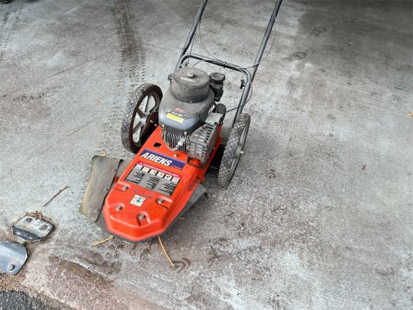 Trimmer - Ariens string trimmer | Blinto auktioner