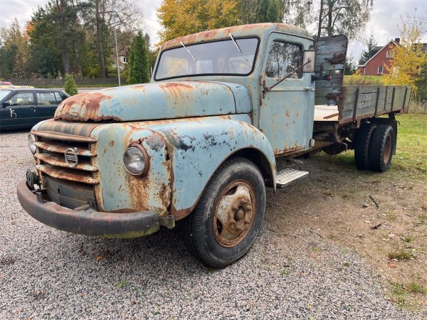 Veteranlastbil - Volvo L374 Brage | Blinto auktioner