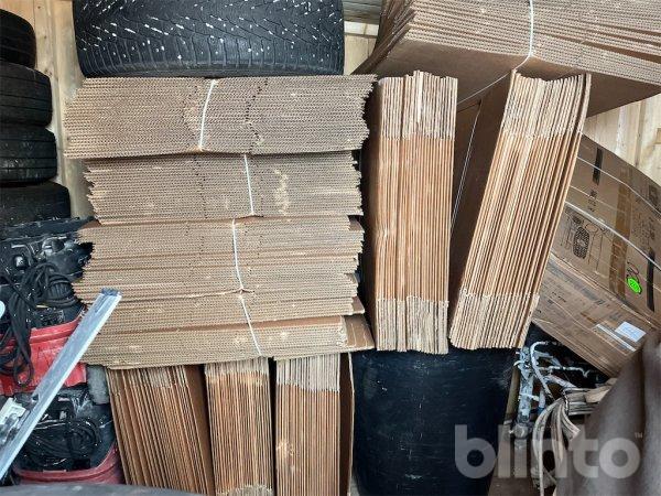Parti flyttkartonger - Ca 250st | Blinto auktioner