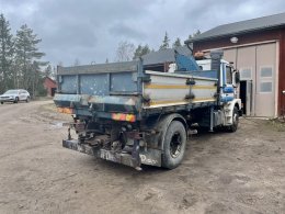 Veteranlastbil - Scania 82H med kran | Blinto auktioner