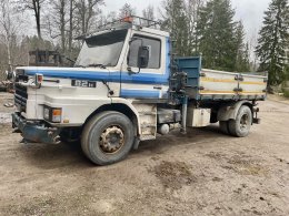 Veteranlastbil - Scania 82H med kran | Blinto auktioner
