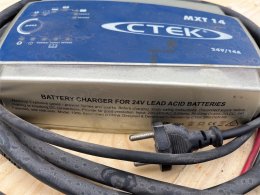 Batteriladdare 24 V - CTEK MXT 14 | Blinto auktioner